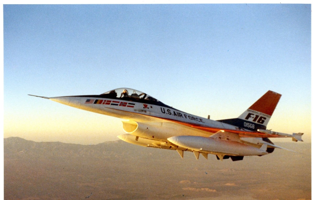 Who Ruined the F-16? The Fighter Mafia’s Battle against the United ...